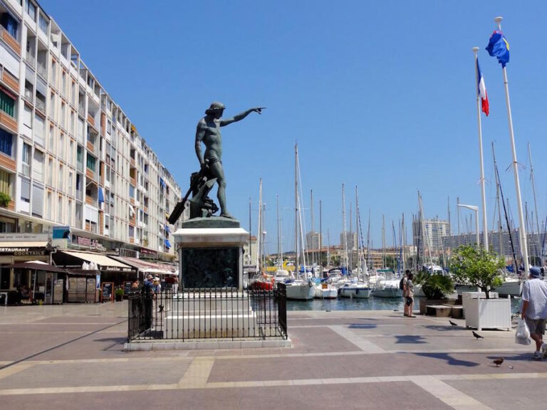 Excursion Toulon in Van (4h) - N°1 on the French Riviera